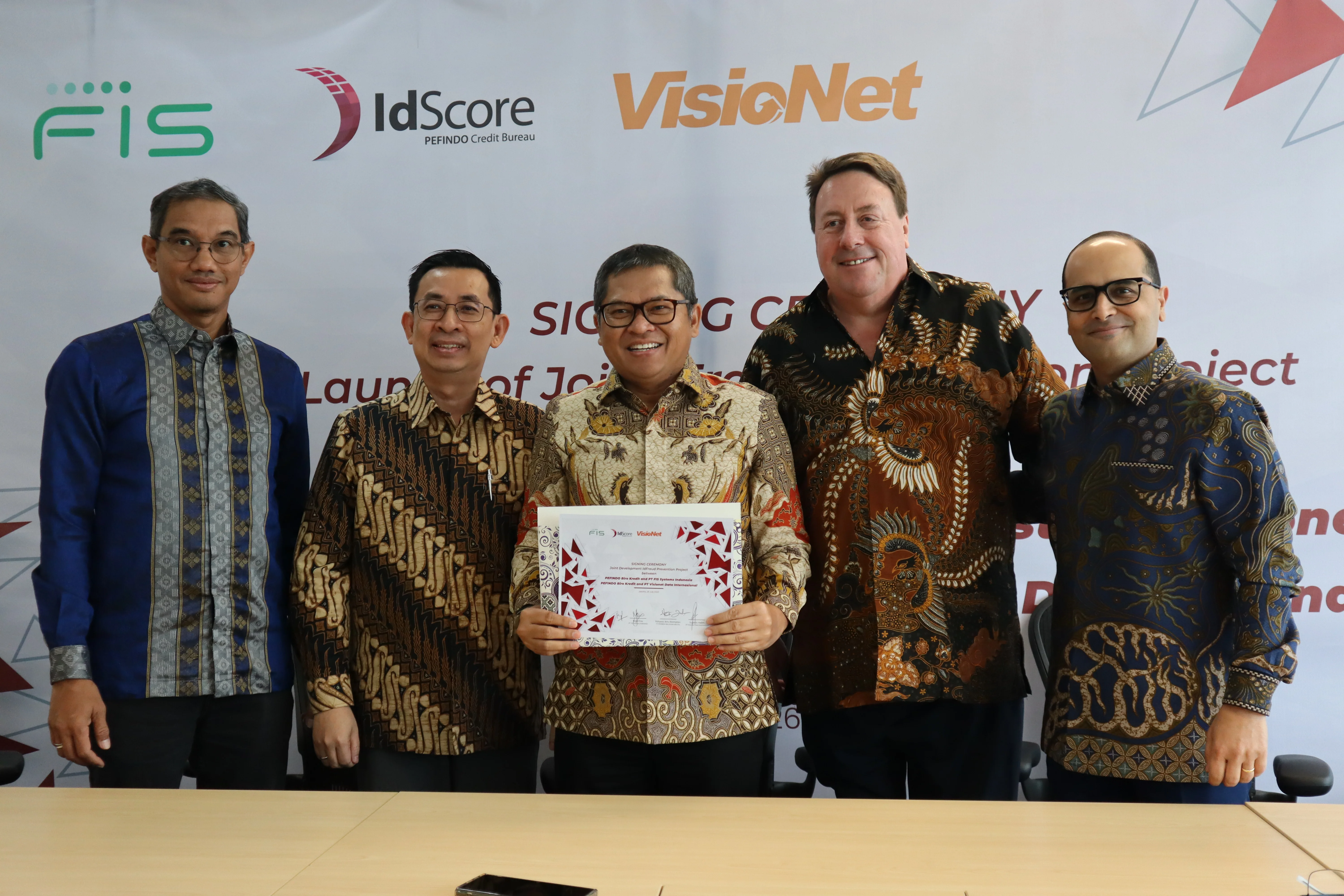PEFINDO Biro Kredit IdScore meresmikan kerjasama dengan PT FIS Systems ...